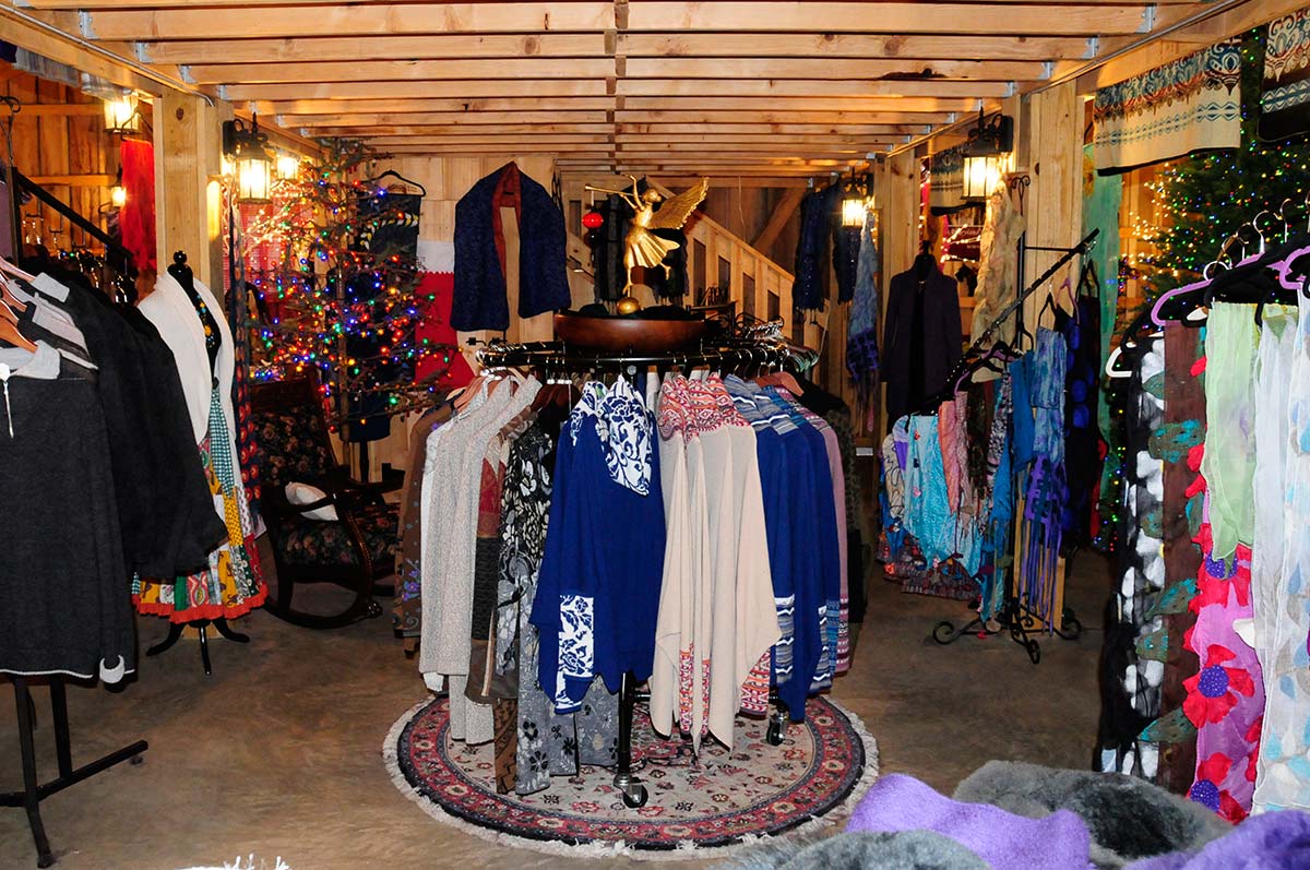 Best Gifts Ever - Alpaca Blankets, Clothing & Gifts | Villa de Alpacas Farm